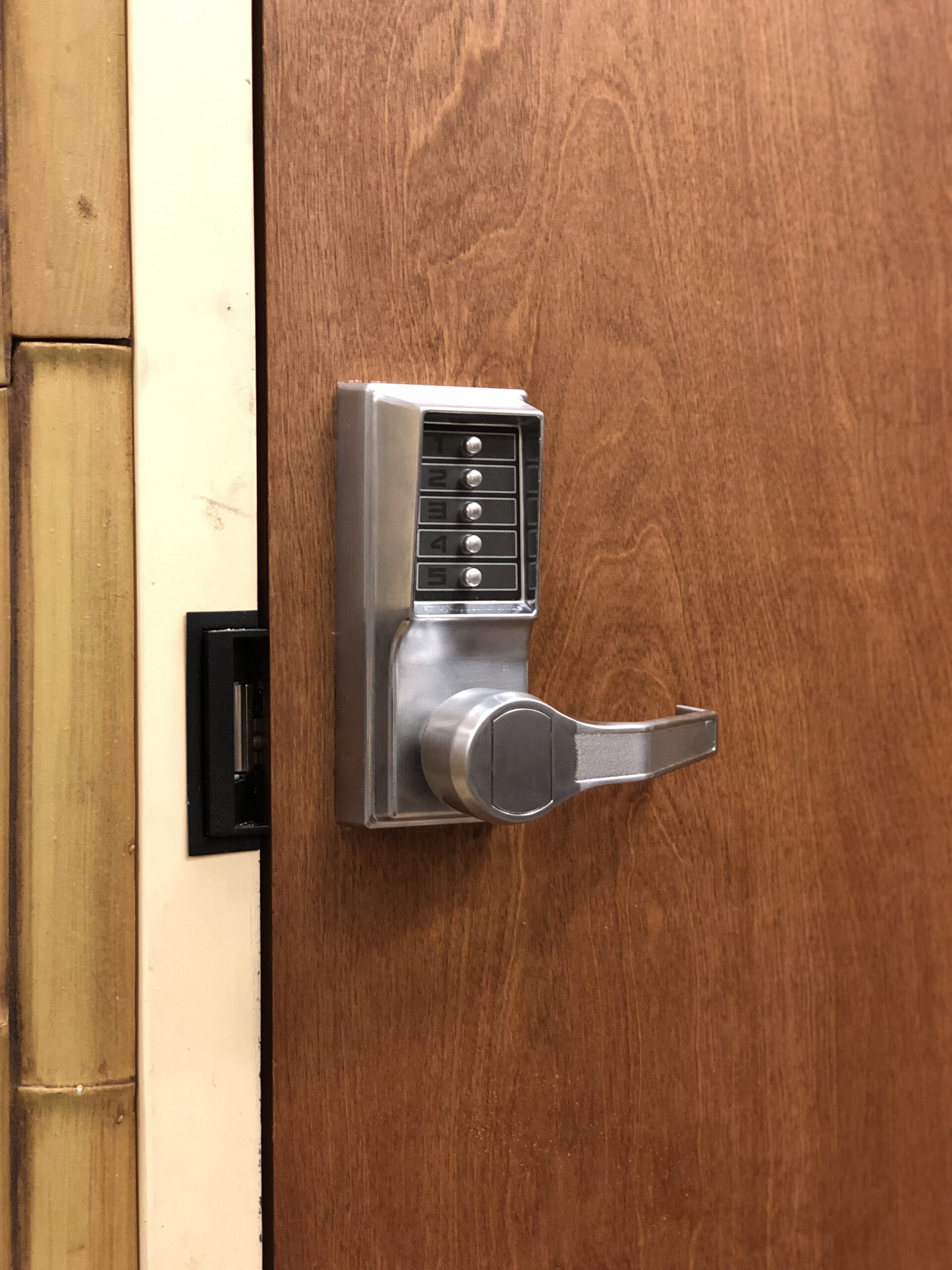 Locks for Commercial Doors | Matadoor Security Services | (929) 539-8048