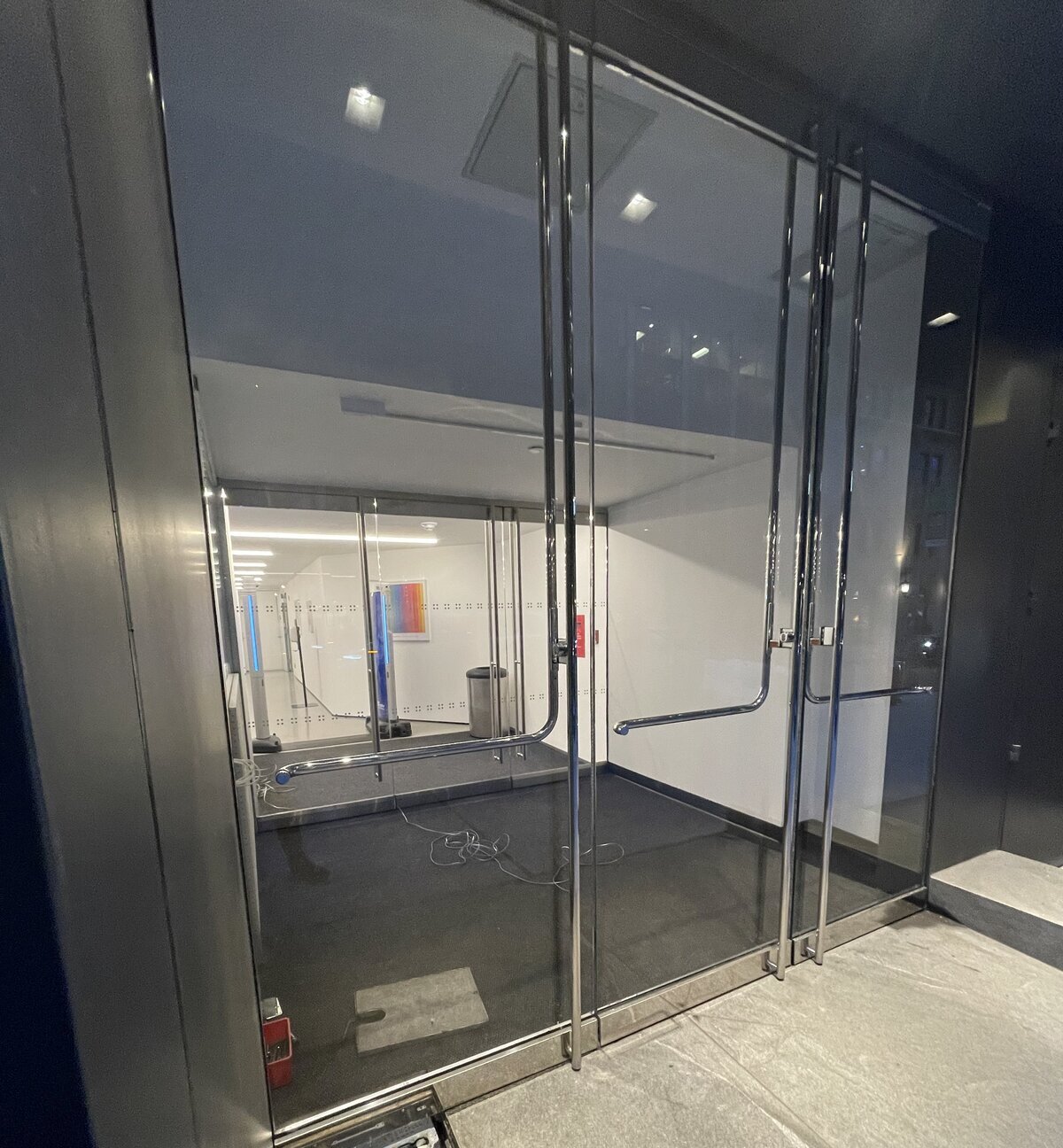 Commercial Glass Storefront Doors in NYC | (929) 539-8048