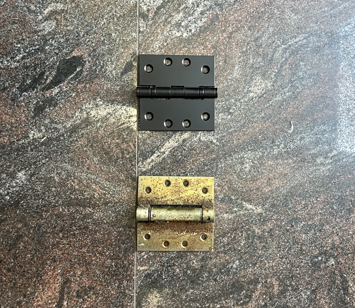 Door Hinge Services in Manhattan, NY | (929) 539-8048